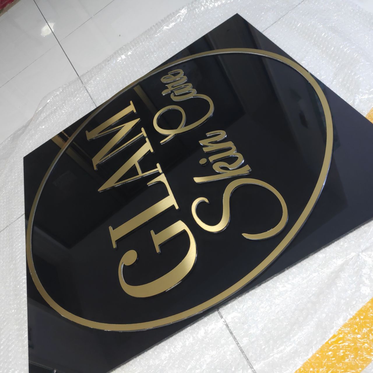 Acrylic wall-mounted common signboard