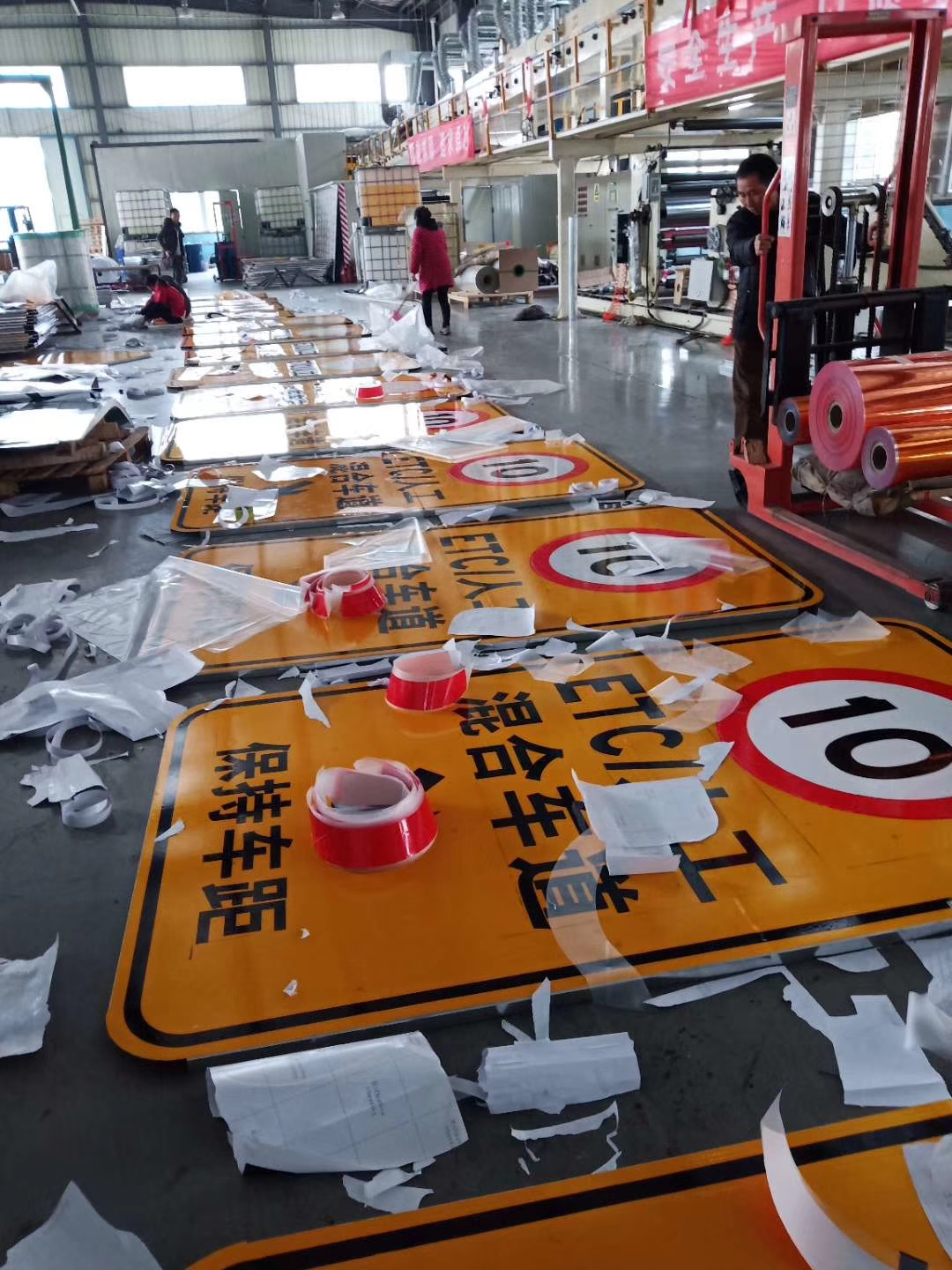 Alloy customized traffic sign pole