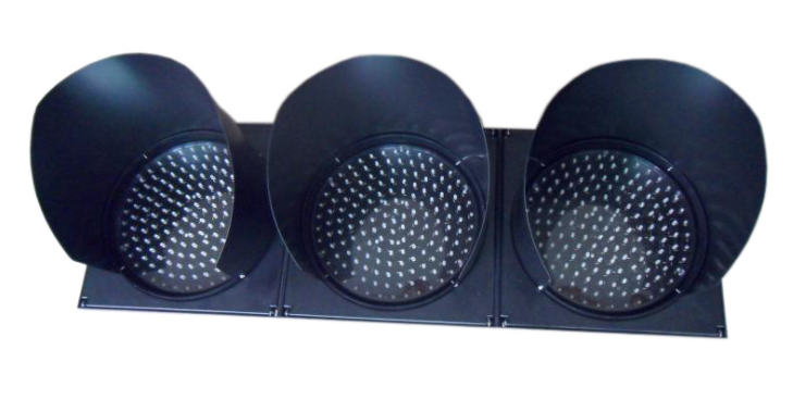 Horizontal multi-color traffic lights