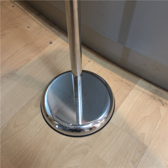 Metal retractable and adjustable sign rack