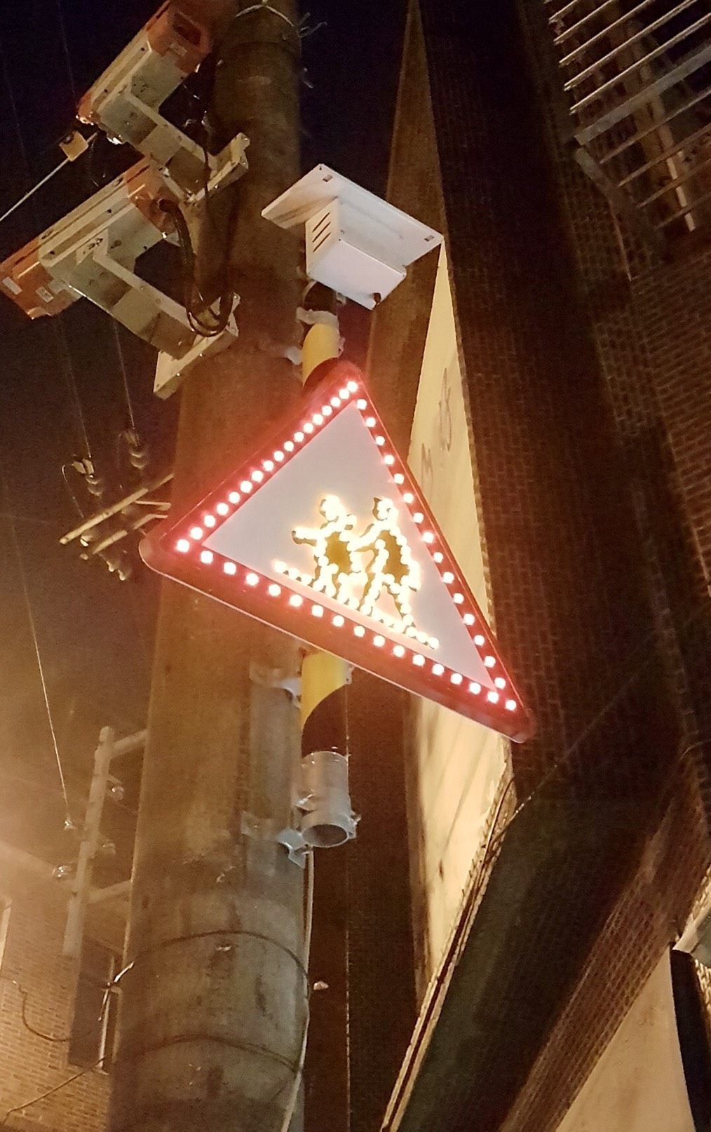 Solar LED school triangle sign