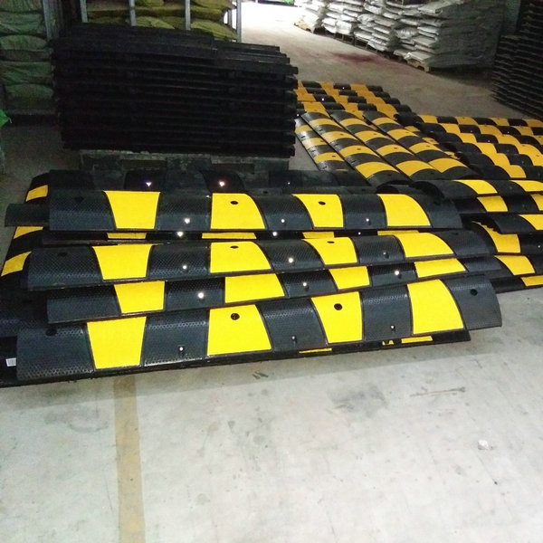 Wholesale custom specification speed bumps